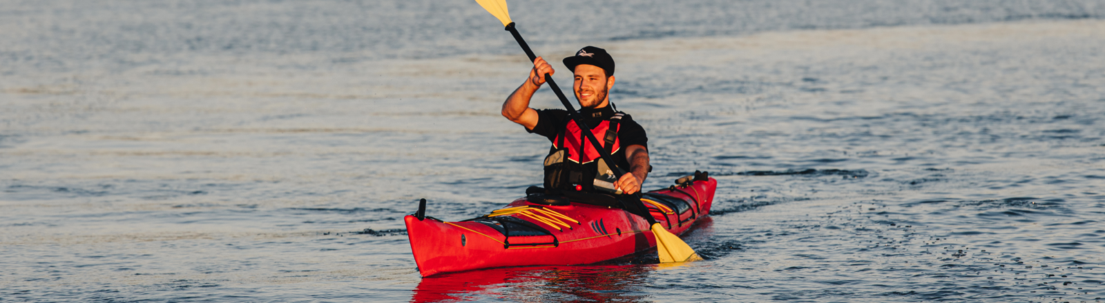 the prijon seatron gt is a medium to high volume multi day sea kayak ...